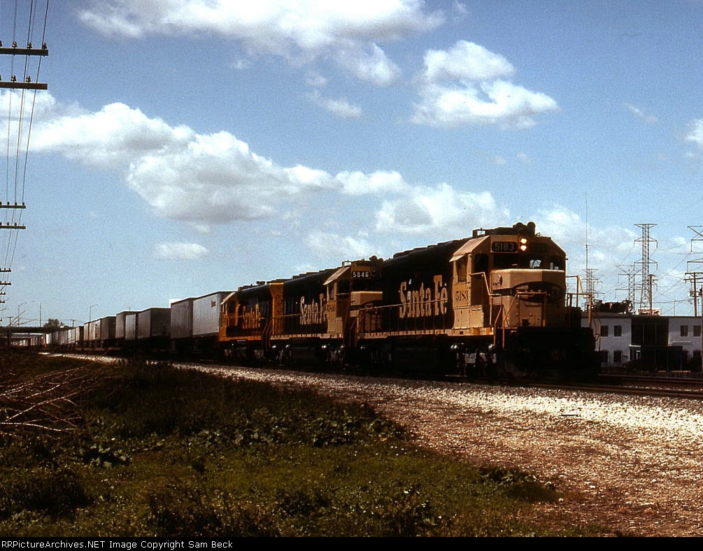 ATSF 5183, 5846, and an SD45